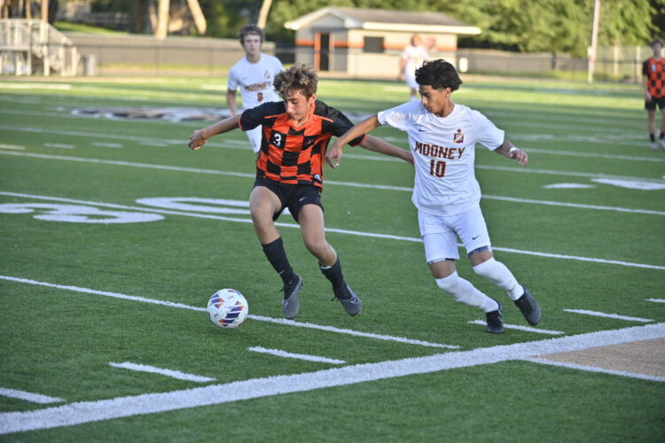 Top area teams Howland, Cardinal Mooney play to 1-1 draw in early ...